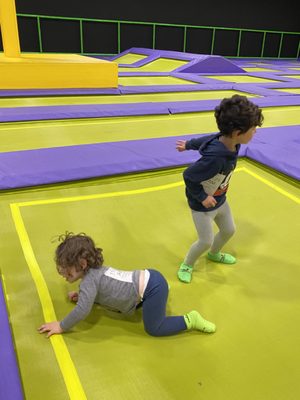 FUNZ TRAMPOLINE PARK - Updated August 2024 - 84 Photos & 11 Reviews ...