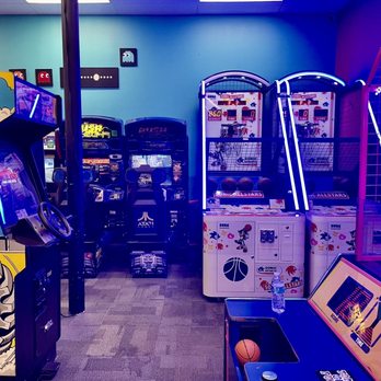 TONS OF FUN - Updated January 2026 - 19 Photos - 6723 S Flores St, San ...