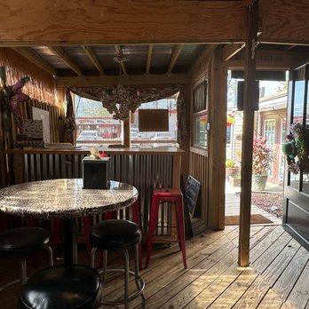 FRANKIE’S DAWG HOUSE - Updated May 2024 - 251 Photos & 160 Reviews ...