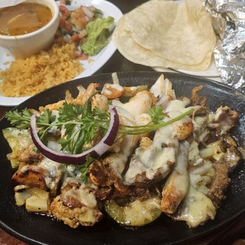 EL REFU - Updated September 2024 - 40 Photos & 19 Reviews - 7875 ...