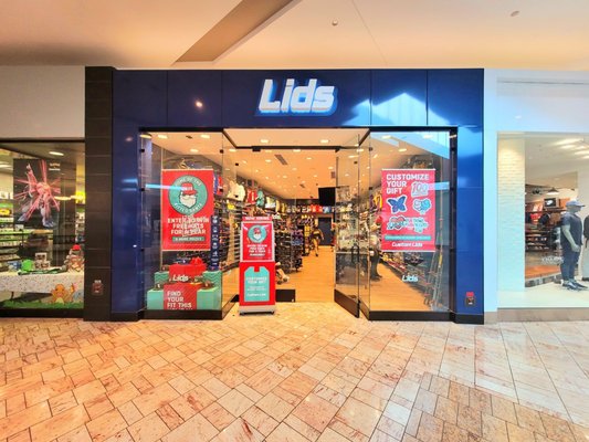 LIDS - Updated July 2025 - 29 Photos & 43 Reviews - 400 S Baldwin Ave ...
