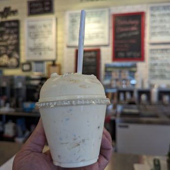 LICKITY SPLIT FROZEN CUSTARD & SWEETS - Updated January 2026 - 173 ...