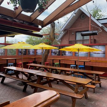 MADISON AVENUE PUB & RESTAURANT - Updated December 2025 - 68 Photos ...