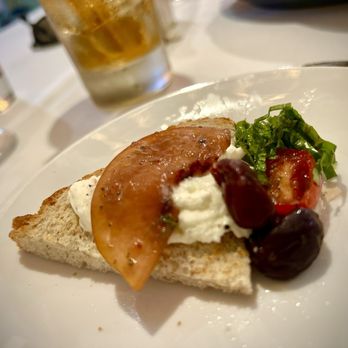 III PALMS - Updated July 2024 - 38 Photos & 18 Reviews - 6361 Old ...