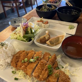 ZEN TORO JAPANESE BISTRO & SUSHI BAR - Updated October 2025 - 643 ...