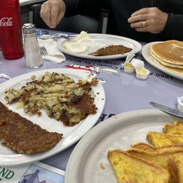 FT WRIGHT FAMILY RESTAURANT - Updated December 2024 - 131 Photos & 129 ...