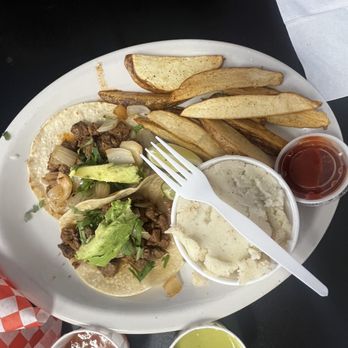 FIRESIDE CHICKEN AND TACOS - Updated March 2025 - 66 Photos & 35 ...