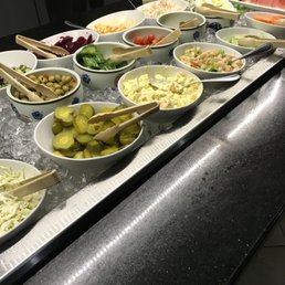 MAPLE LEAF QUEENS BUFFET - Updated December 2025 - 25 Photos & 19 ...