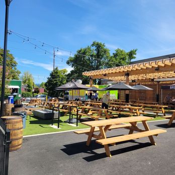 BREAKSIDE BREWERY - BEAVERTON - Updated July 2024 - 55 Photos & 22 ...