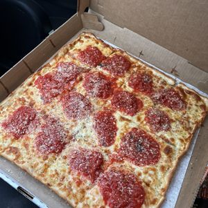 FAMOUS GEORGE’S PIZZERIA - Updated October 2025 - 37 Photos & 92 ...