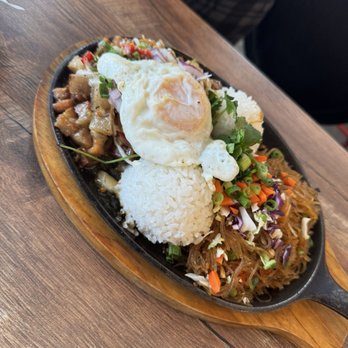 CHEBOGZ - Updated August 2025 - 297 Photos & 131 Reviews - 2710 Beacon ...