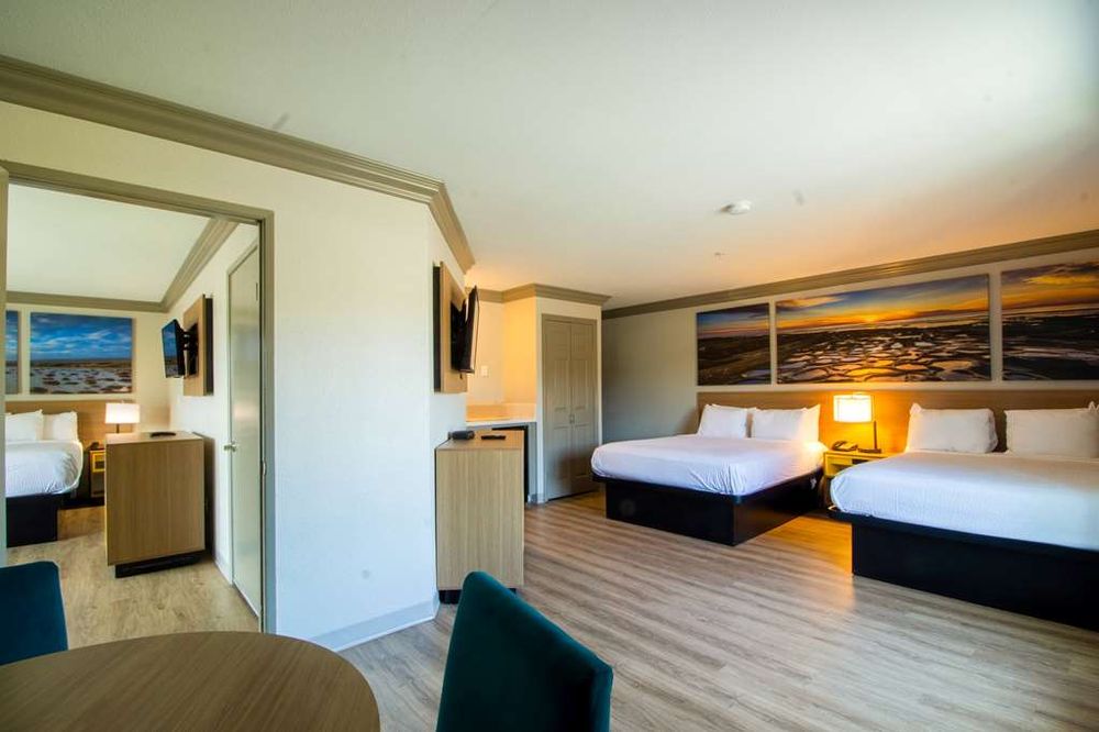 DAYS INN BY WYNDHAM CARLSBAD - Updated June 2026 - 119 Photos & 77 ...