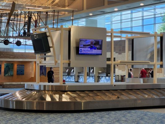 SPRINGFIELD-BRANSON NATIONAL AIRPORT - SGF - 159 Photos & 107 Reviews ...