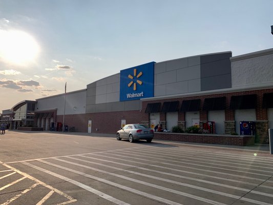 WALMART SUPERCENTER - Updated December 2025 - 13 Reviews - 1800 N 16th ...