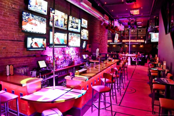 HOOPS CABARET & SPORTS BAR - Updated October 2025 - 58 Photos & 37 ...