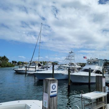 LIGHTHOUSE POINT MARINA - Updated December 2025 - 24 Photos - 2831 ...