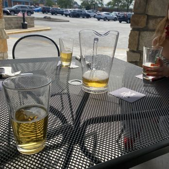 BULLWINKLES AT THE GALLERIA - Updated July 2025 - 79 Photos & 70 ...