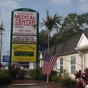 MAXHEALTH SARASOTA - Updated December 2025 - 26 Reviews - 5831 Bee ...