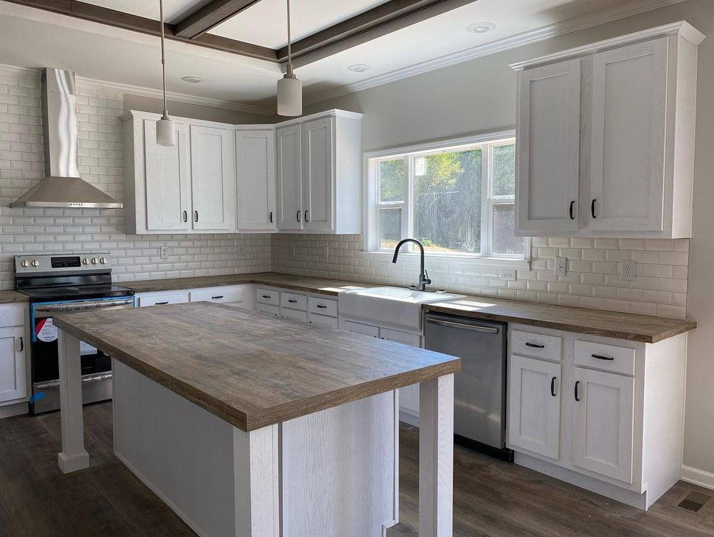 THE RUSTIC EDGE - Updated October 2025 - 35 Photos - Mount Airy, North ...