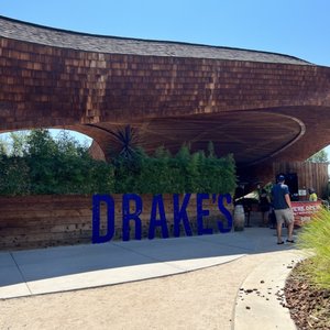 DRAKE’S: THE BARN - 953 Photos & 655 Reviews - 985 Riverfront St, West ...