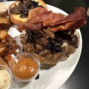 FIZZ BURGERS AND BOTTLES - 77 Photos & 201 Reviews - 7718 E 37th St ...