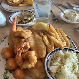 THE SHRIMP BOX & OUTSIDE THE BOX PATIO BAR - Updated May 2025 - 761 ...