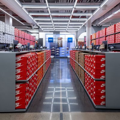NIKE COMMUNITY STORE - DETROIT - Updated December 2025 - 48 Photos & 45 ...