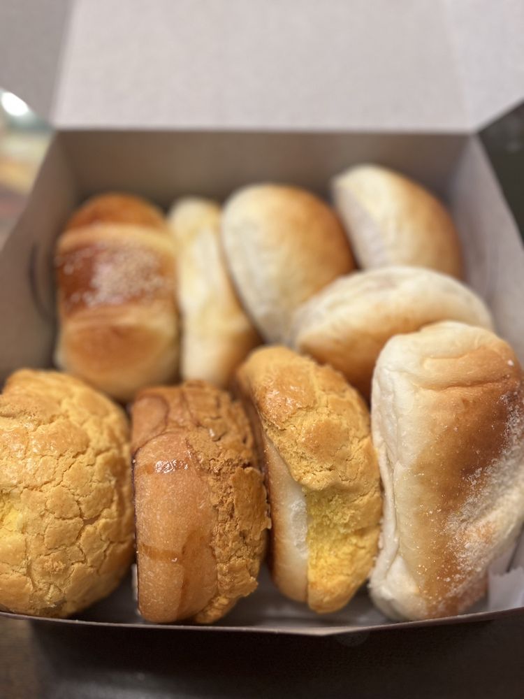 CHERRY BLOSSOM BAKERY - Updated June 2025 - 544 Photos & 237 Reviews ...