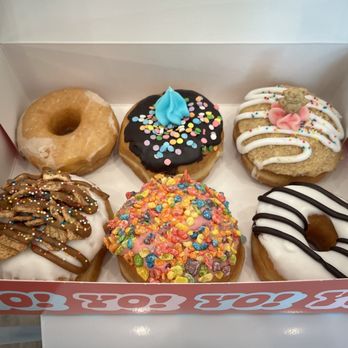 YONUTZ DONUTS AND ICE CREAM - Updated July 2025 - 107 Photos & 83 ...