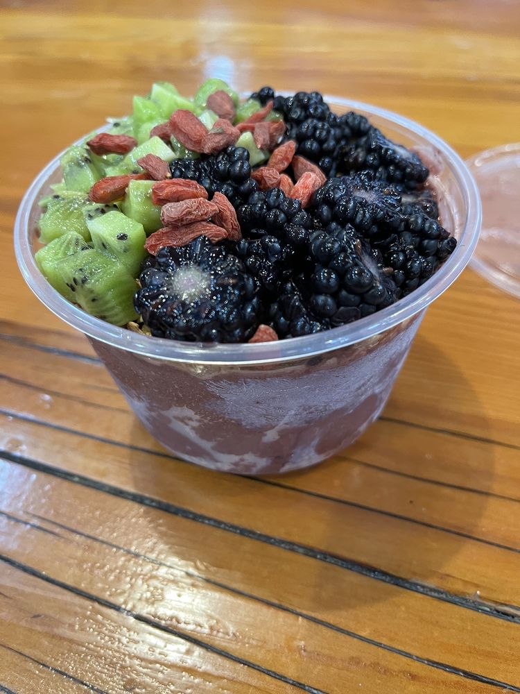 HEAD OVER BERRIES - Updated October 2025 - 19 Photos - 657 Blue Hills ...