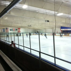 HOLIDAY TWIN RINKS - Updated April 2025 - 23 Photos - 3465 Broadway St ...