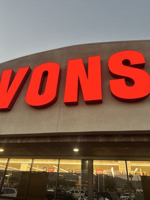 VONS - Updated September 2025 - 38 Photos & 77 Reviews - 14200 Palm Dr ...