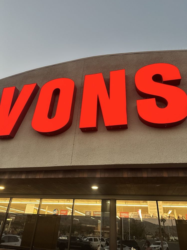 VONS - Updated December 2025 - 38 Photos & 79 Reviews - 14200 Palm Dr ...
