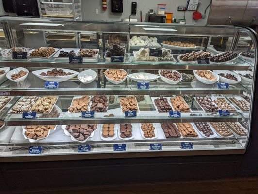 PHILLIPS CANDIES - Updated May 2024 - 57 Photos & 57 Reviews - 217 ...