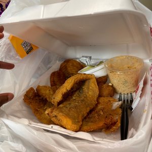 CAPLINGER’S FRESH CATCH - 98 Photos & 87 Reviews - 7620 S Meridian St ...