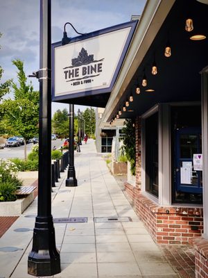 THE BINE BEER & FOOD - 363 Photos & 421 Reviews - 10127 Main St ...