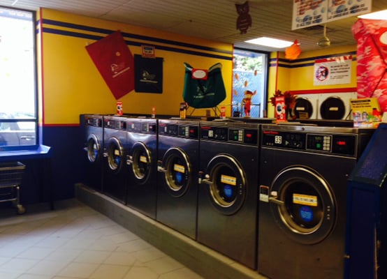 LAUNDRY WORLD - Updated August 2025 - 15 Photos - 351 Broadway ...