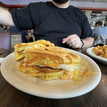 LINDENHURST DINER - Updated December 2025 - 265 Photos & 309 Reviews ...