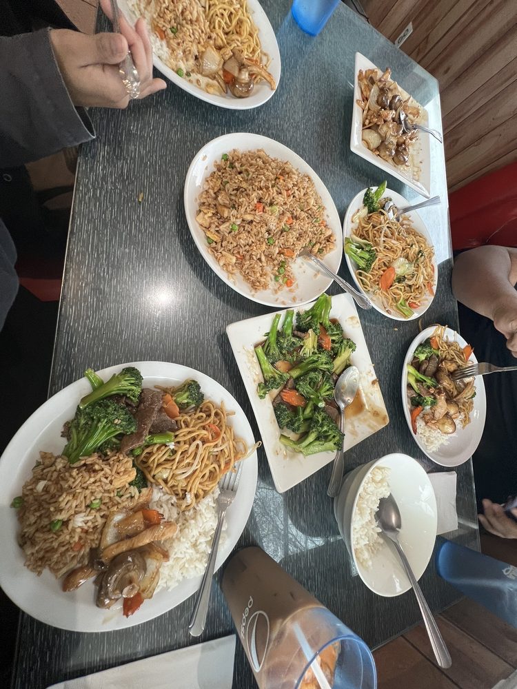 NEW CHINA CAFE - 73 Photos & 135 Reviews - 1002 W Main St, Merced ...
