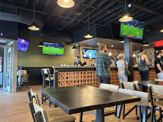 ILLEGAL PETE’S - TABLE MESA - Updated October 2025 - 18 Photos & 24 ...