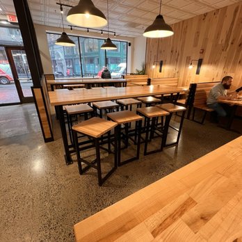 BIRDIES HOT CHICKEN - Updated January 2026 - 56 Photos & 38 Reviews ...