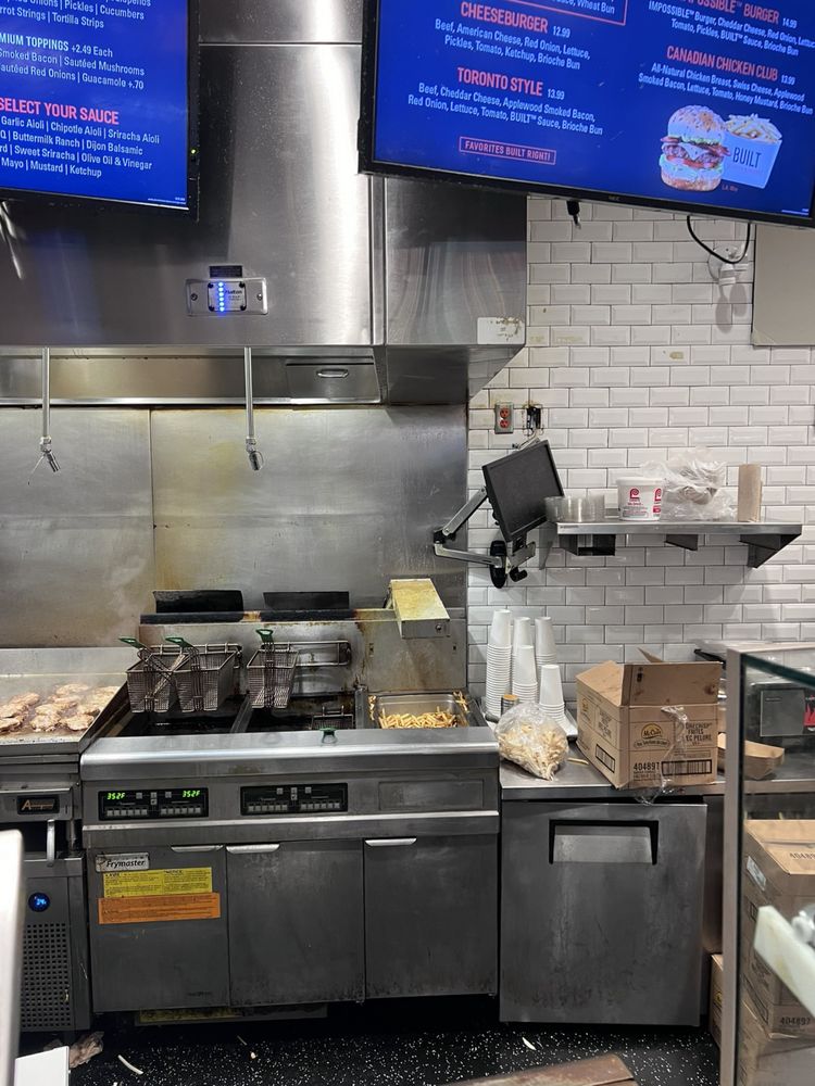 BUILT CUSTOM BURGERS - Updated June 2026 - 17 Photos & 30 Reviews ...