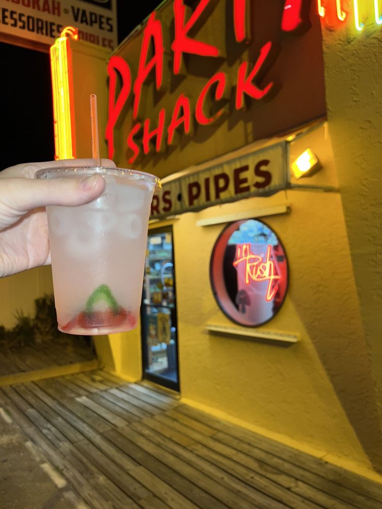 PARTY SHACK - Updated February 2025 - 46 Photos - 10600 Front Beach Rd ...