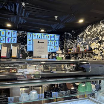 CAFE DARQ - Updated May 2024 - 202 Photos & 80 Reviews - 38 Beach St ...