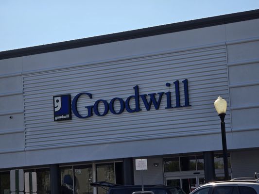 GOODWILL STORE & DONATION CENTER - Updated December 2025 - 82 Photos ...