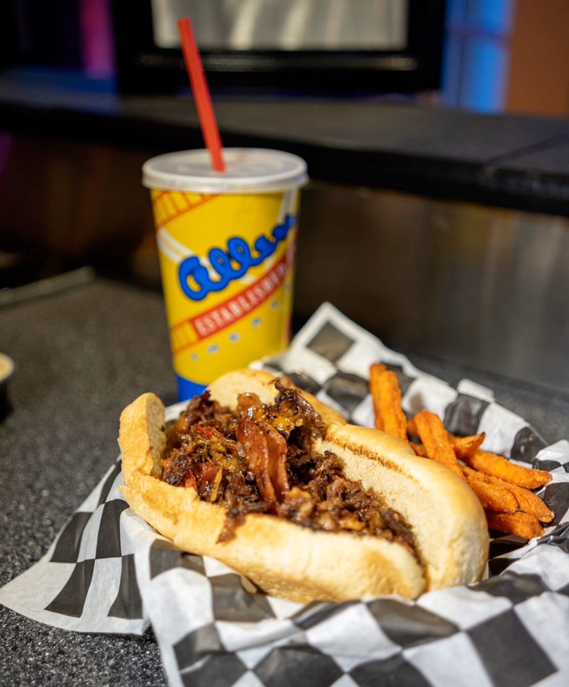 LAUNCH PAD CAFE - Updated October 2025 - 19 Photos - 700 S Telshor Blvd ...