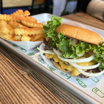SHAKE SHACK MARINA DEL REY - Updated July 2024 - 200 Photos & 220 ...