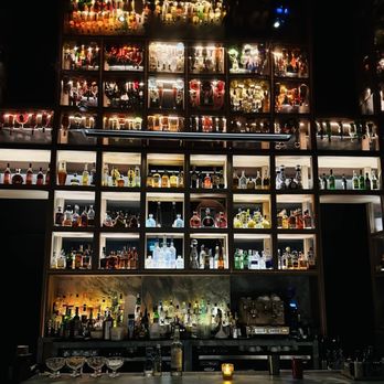 AERA - Updated November 2025 - 202 Photos & 44 Reviews - 8 Spadina ...