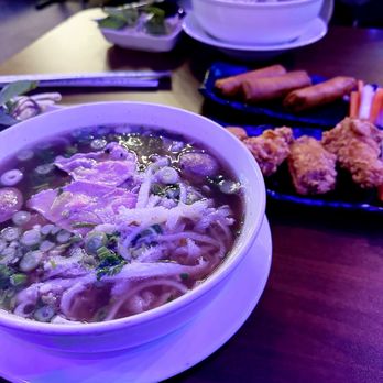 PHO NATION - Updated April 2024 - 277 Photos & 97 Reviews - 1511 Park ...