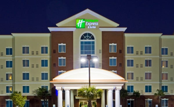 HOLIDAY INN EXPRESS & SUITES COLUMBIA-FORT JACKSON - 24 Photos & 25 ...